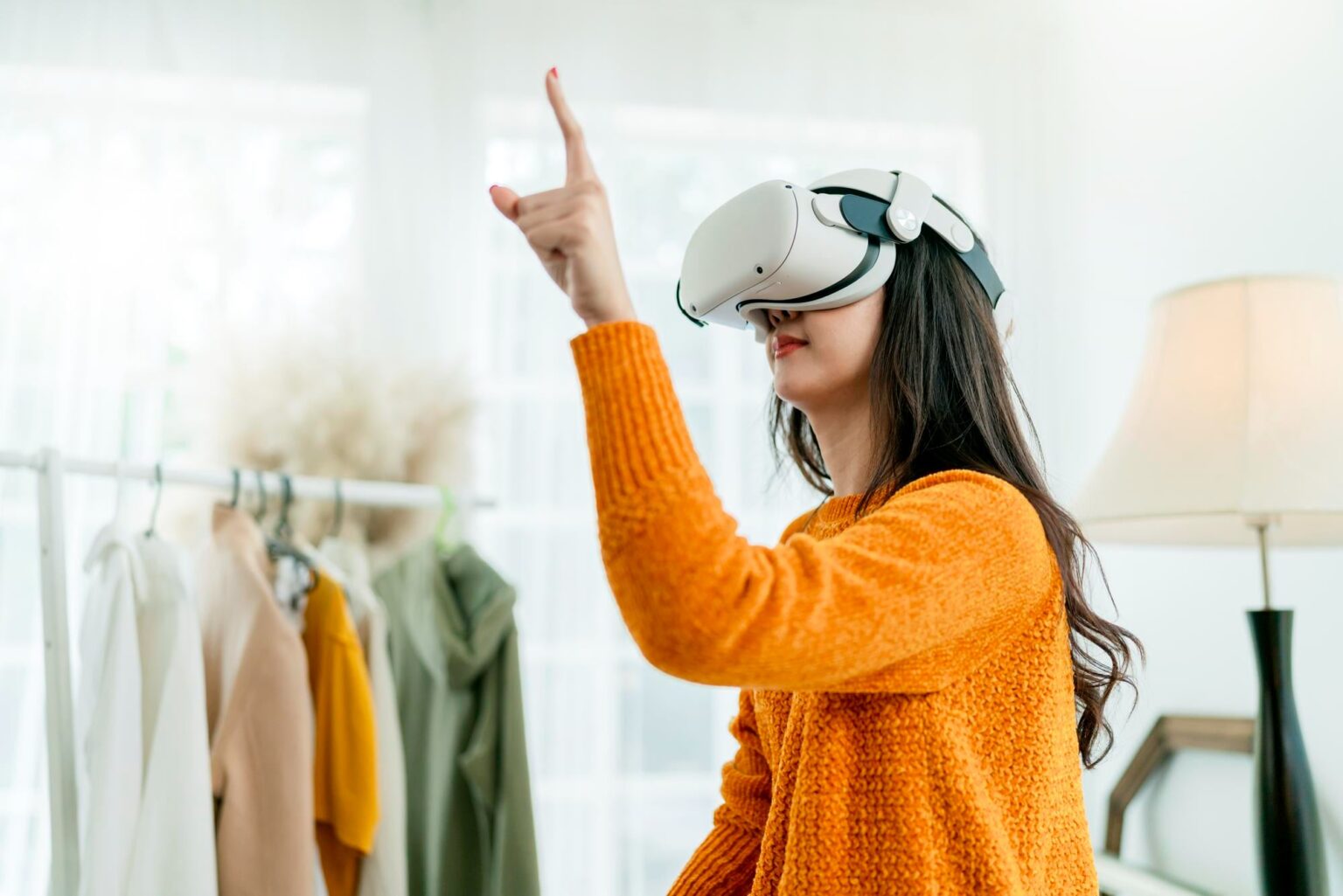 Augmented Reality in Retail: Virtual Try-On and Enhanced In-Store ...