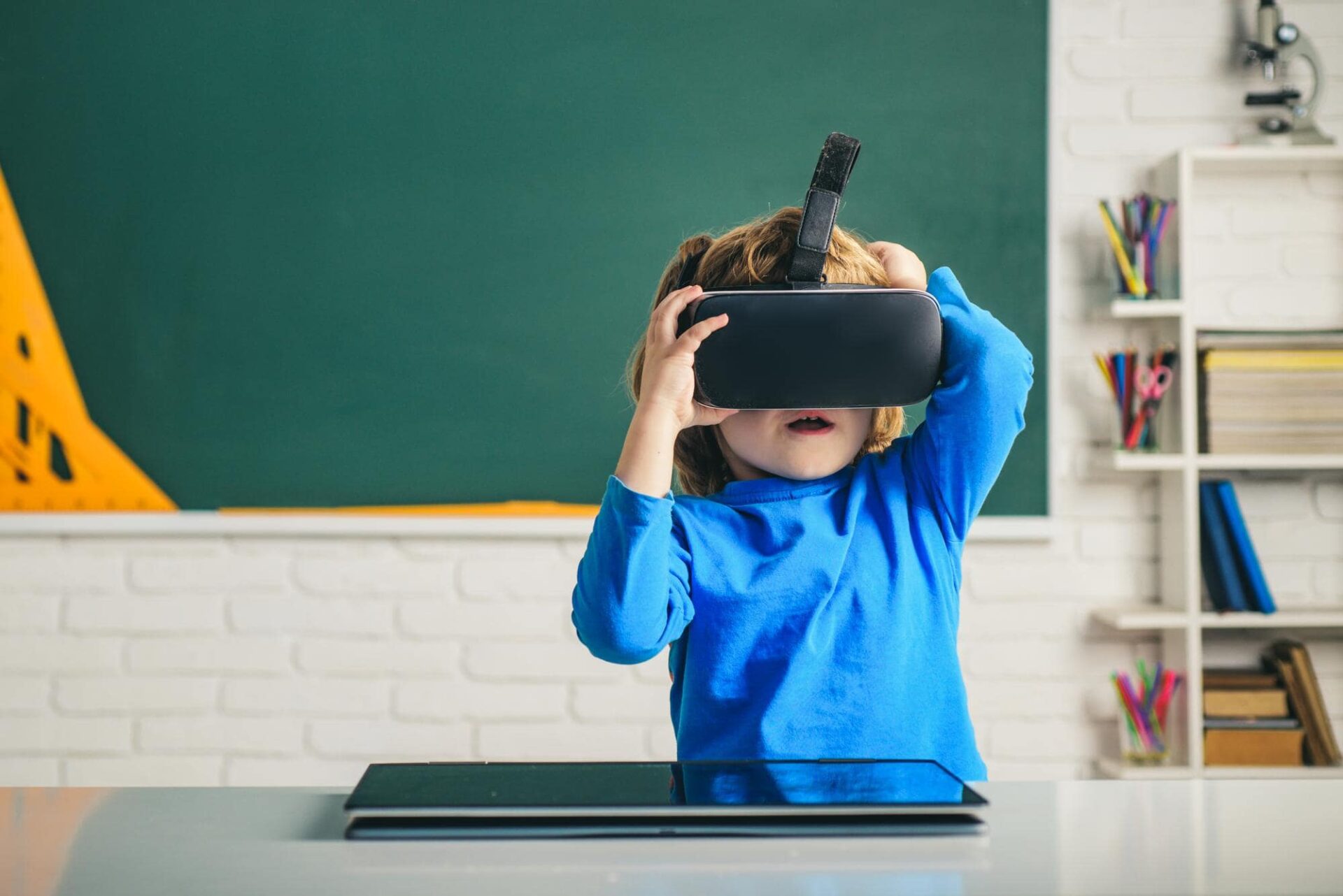 VR in the Classroom: Creating Immersive Learning Experiences and ...